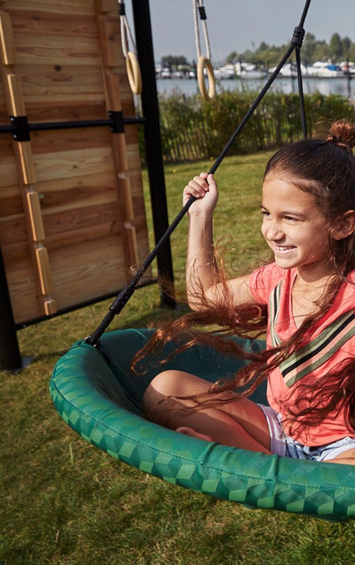 Premium skelters, trampolines, ride-ons en speeltoestellen | BERG
